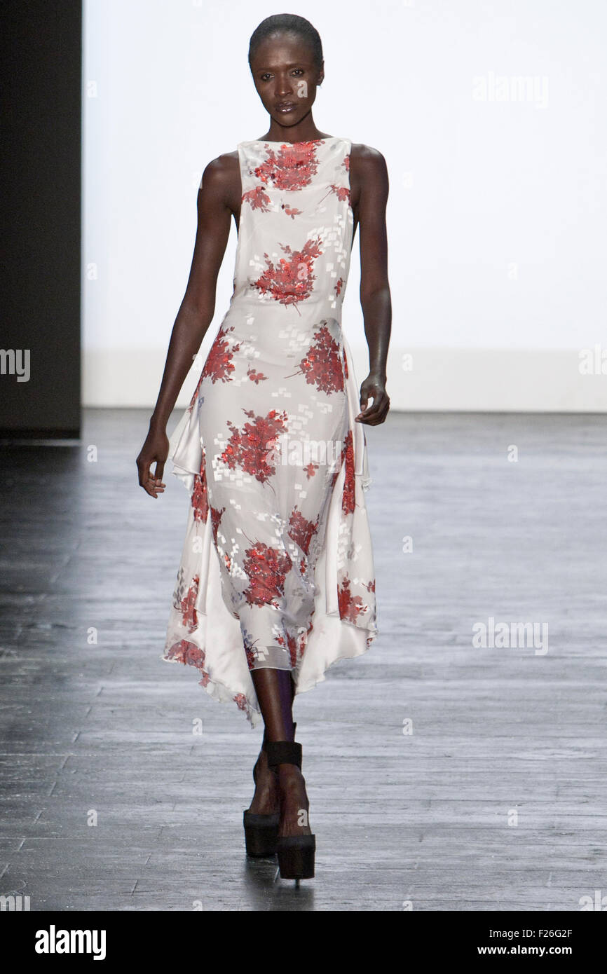 New York, USA. 11th September, 2015. Candice Cuoco Project Runway ...