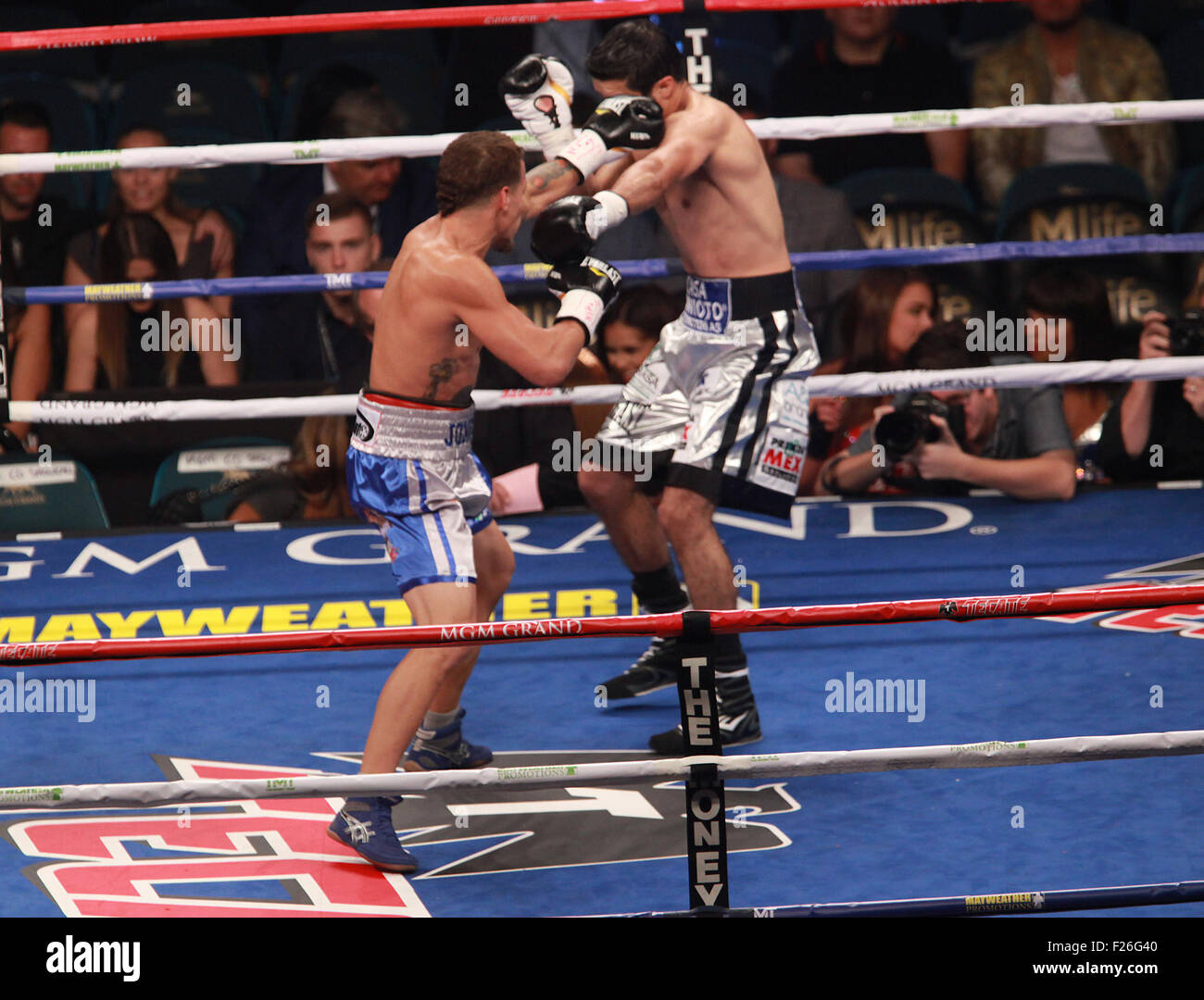Las Vegas, Nevada, USA of. 12th Sep, 2015. Boxers Jhonny Gonzalez (Gold ...
