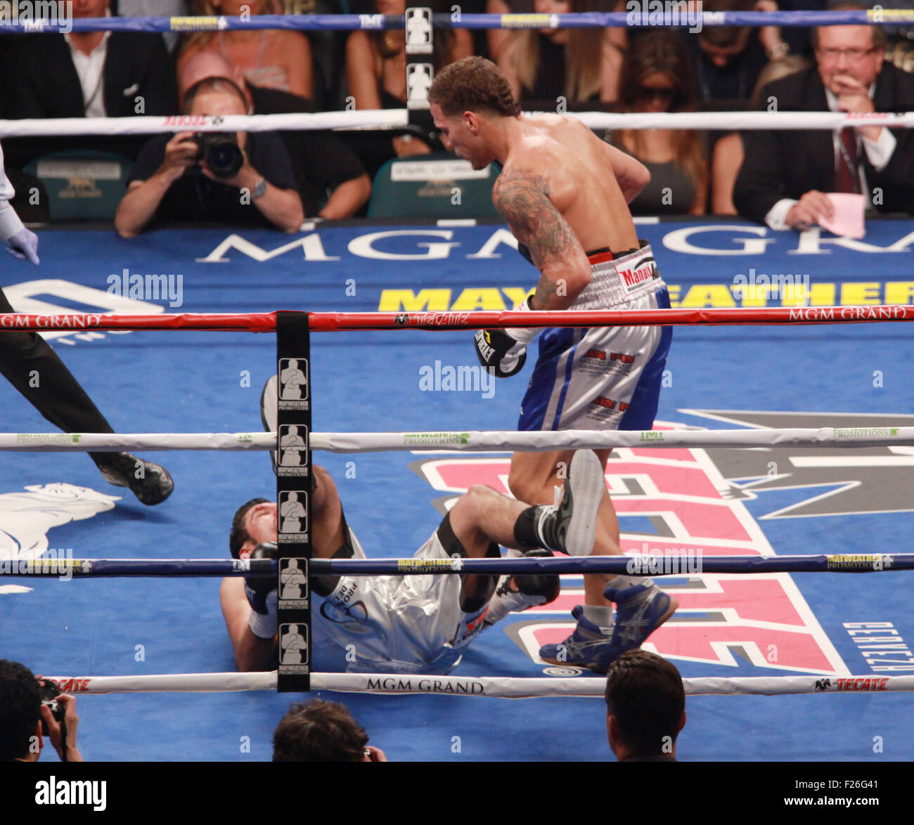 Las Vegas, Nevada, USA of. 12th Sep, 2015. Boxers Jhonny Gonzalez (Gold ...