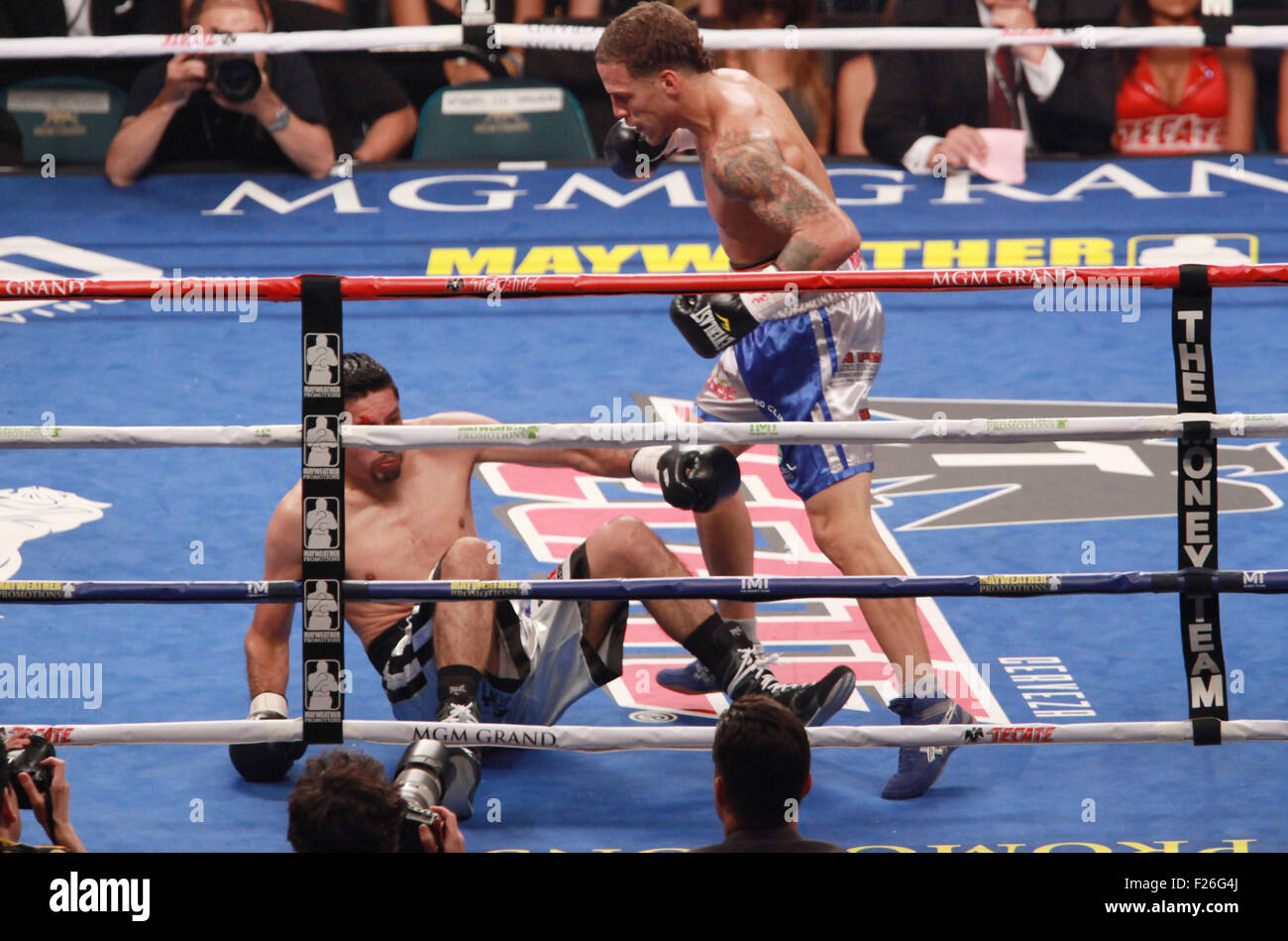 Las Vegas, Nevada, USA of. 12th Sep, 2015. Boxers Jhonny Gonzalez (Gold ...