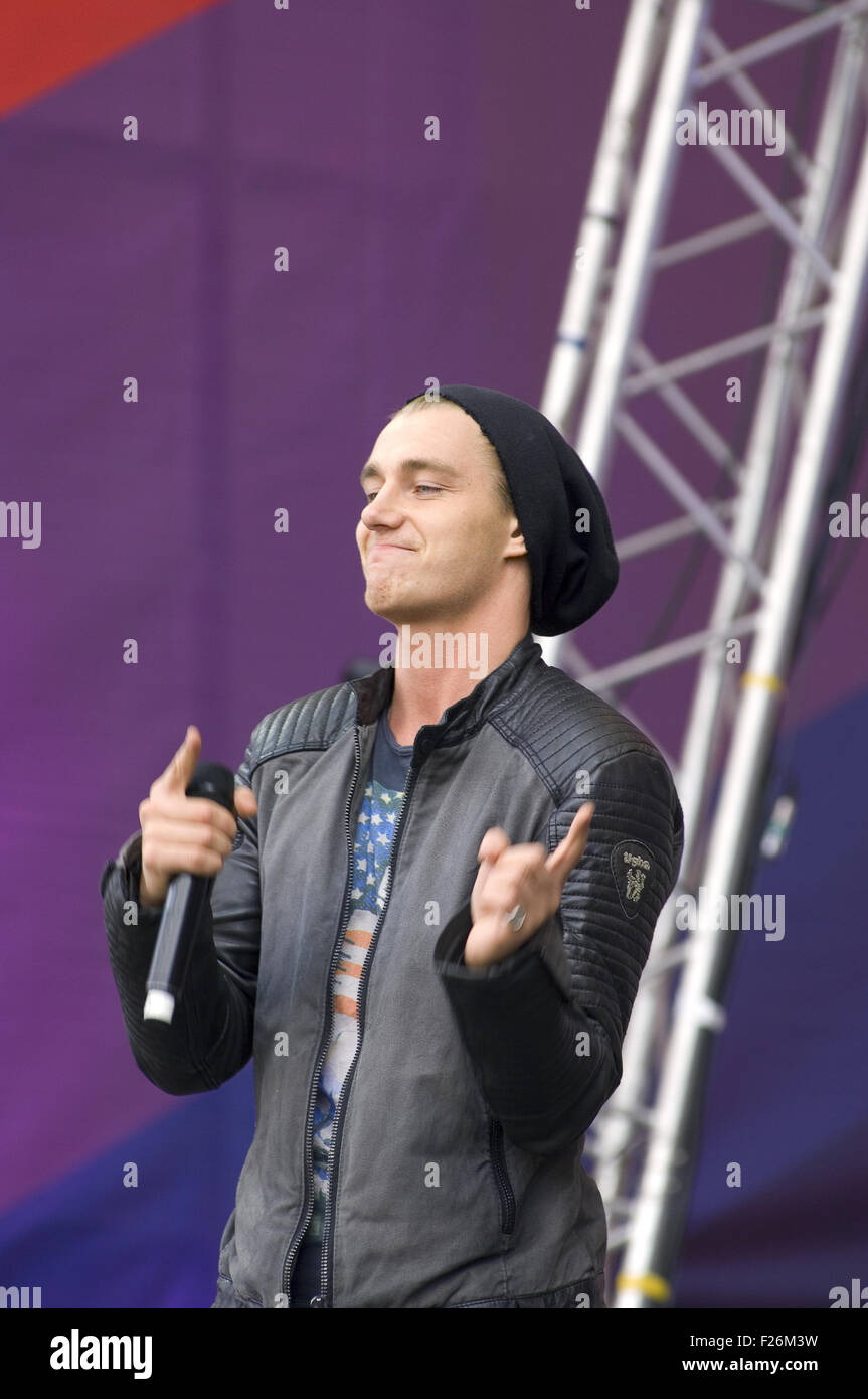 MOSCOW - SEPTEMBER 1: Singer Alexey Vorobyov on concert of Moscow city ...