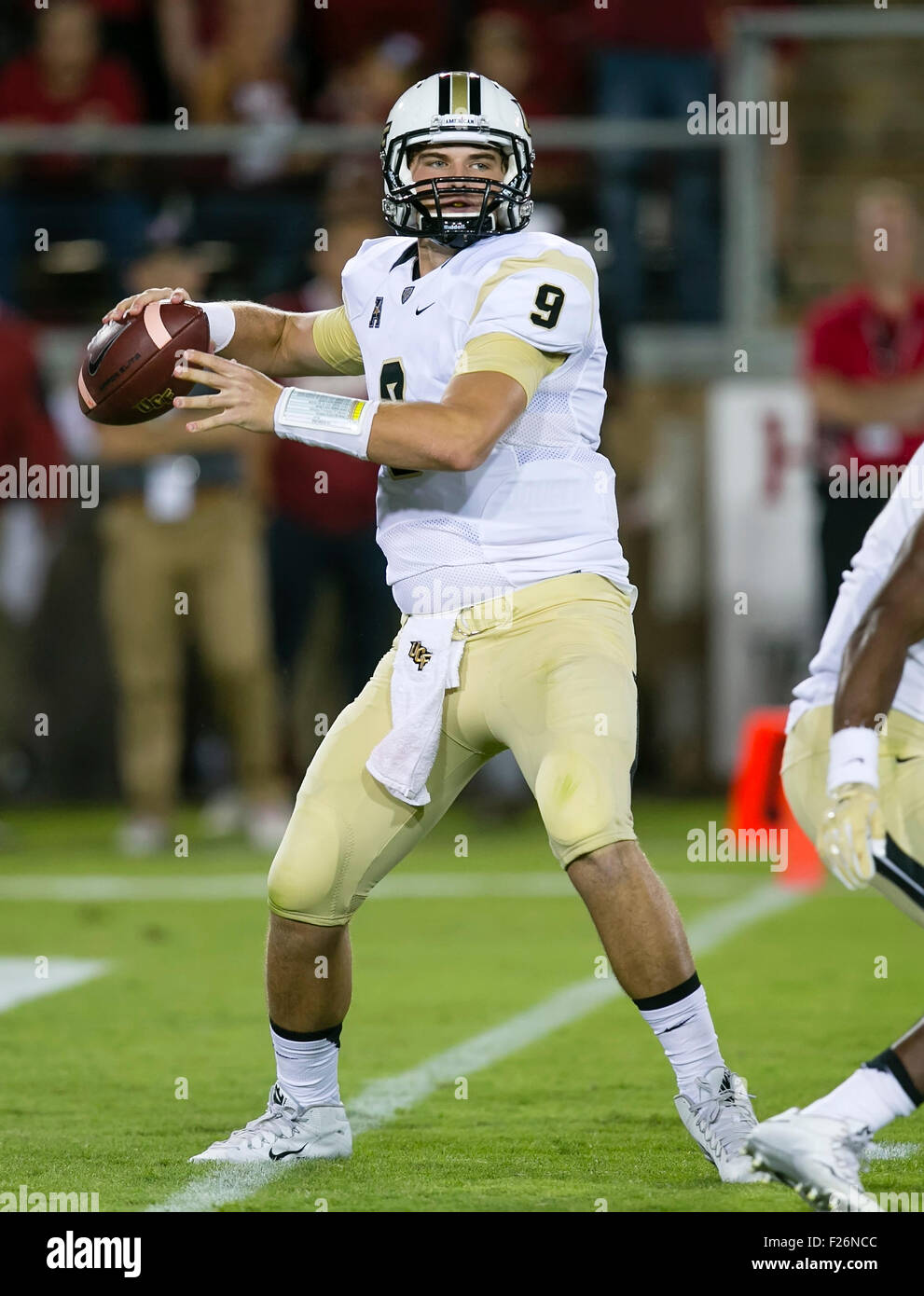 Palo Alto, CA. 12th Sep, 2015. UCF Knights quarterback Bo Schneider (9 ...