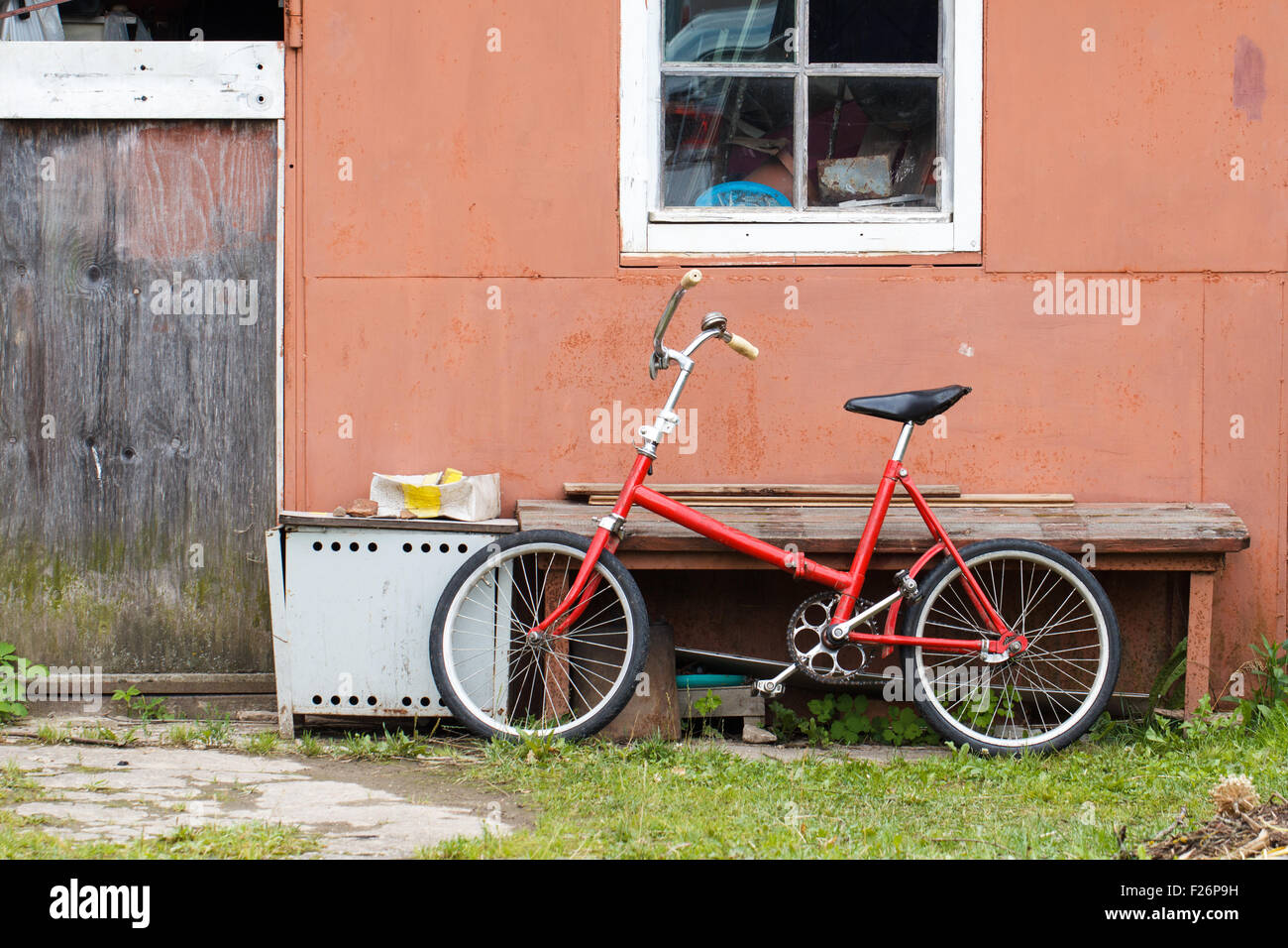 Old push bike hi-res stock photography and images - Alamy