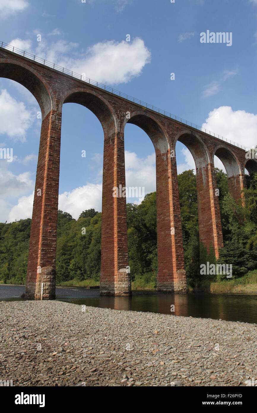 Leaderfoot viaduct melrose scotland hi-res stock photography and images ...