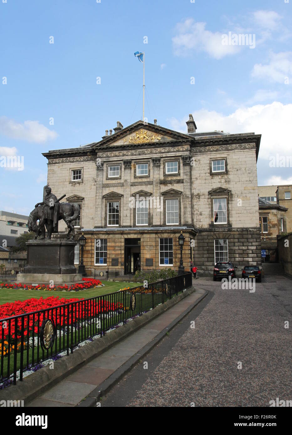 Royal bank of scotland edinburgh hi-res stock photography and images ...