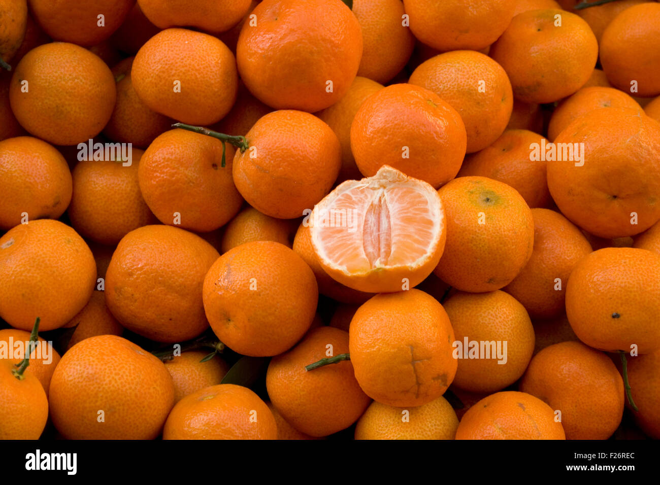 A lot of fresh Oranges Stock Photo - Alamy