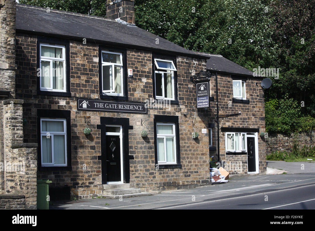 Pub converted flats hi-res stock photography and images - Alamy