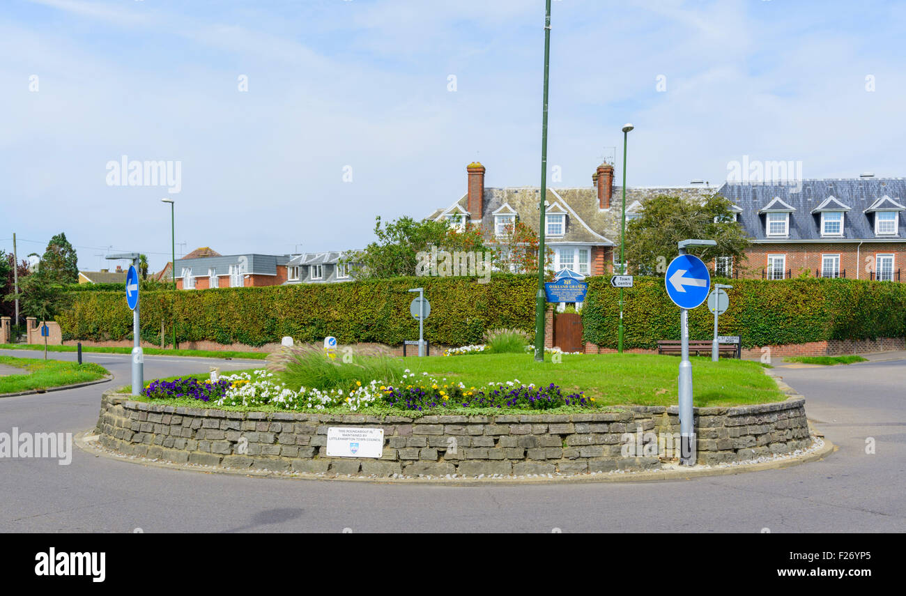 Uk roundabout hi-res stock photography and images - Alamy