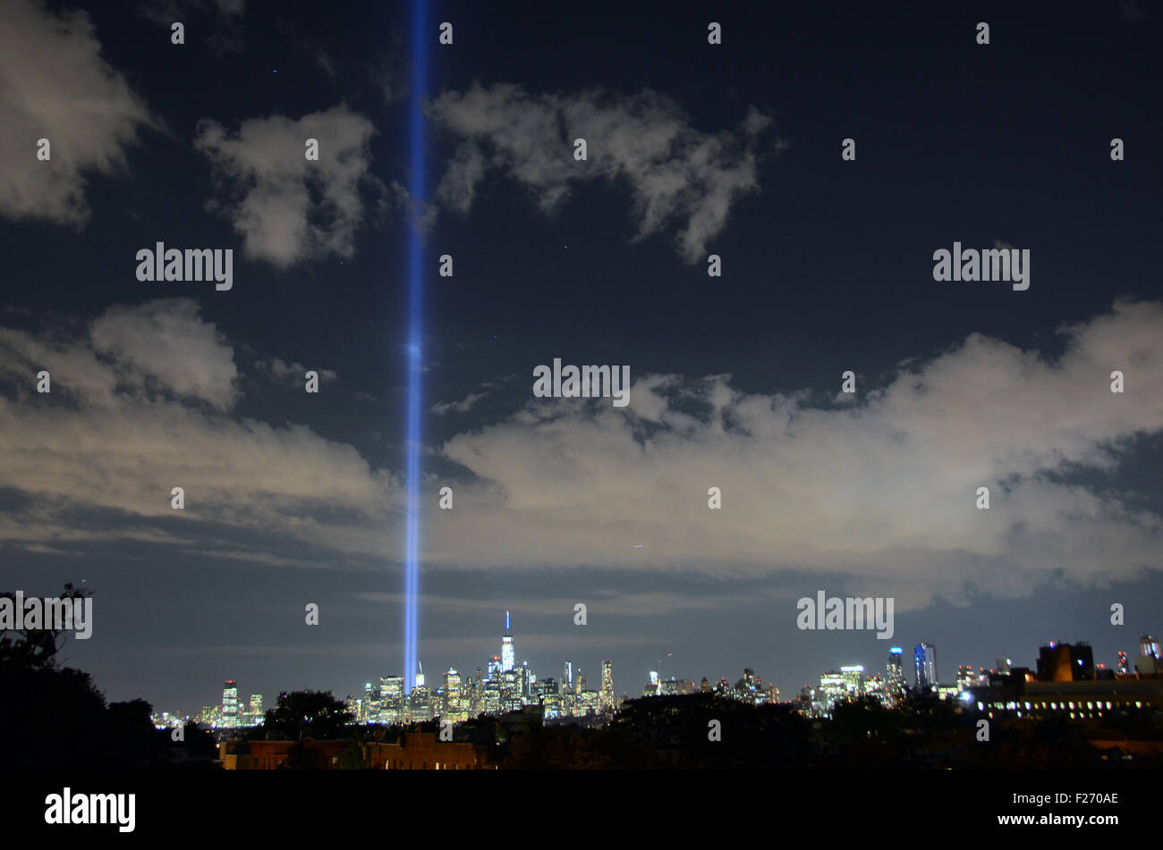 9 11 blue tribute lights hi-res stock photography and images - Alamy