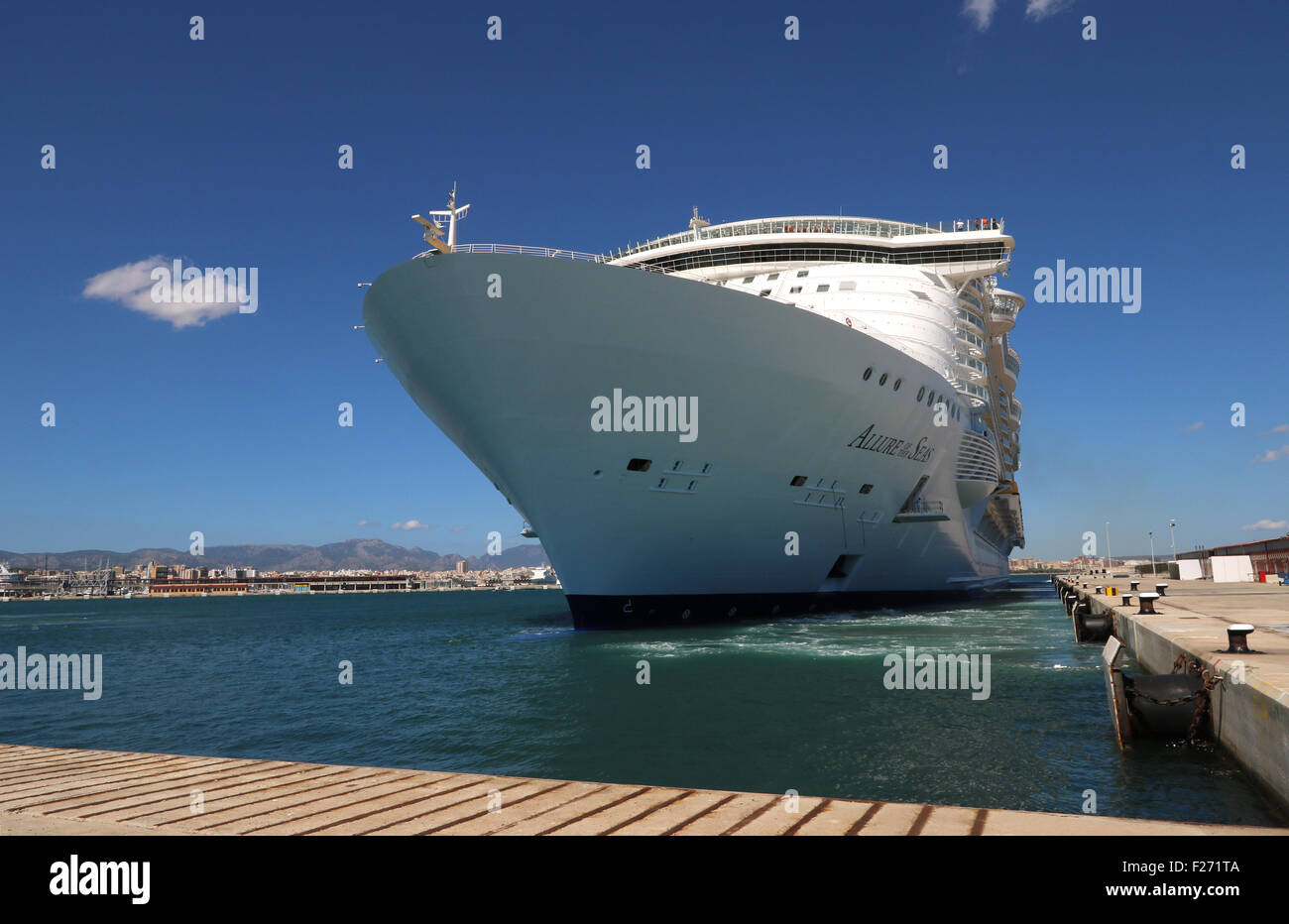 Mega Cruise ship “ALLURE OF THE SEAS” (360 mtrs long, launched 2010 ...