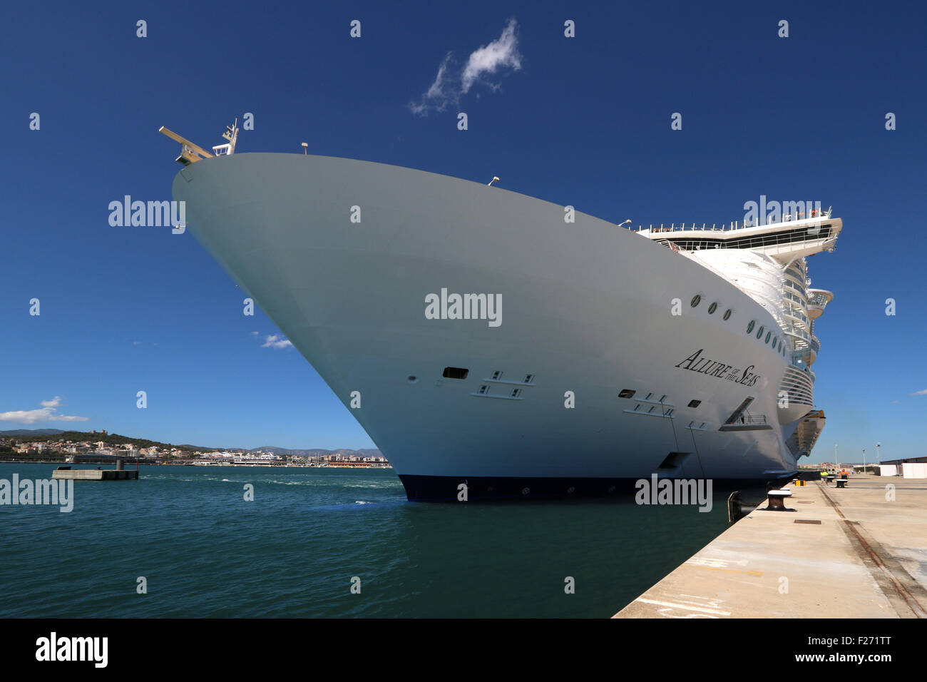 Mega Cruise ship “ALLURE OF THE SEAS” (360 mtrs long, launched 2010 ...