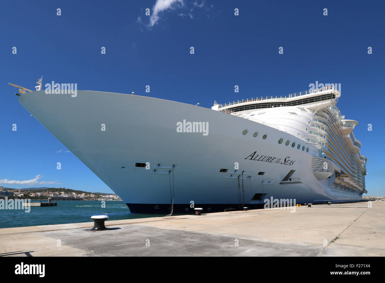 Mega Cruise ship “ALLURE OF THE SEAS” (360 mtrs long, launched 2010 ...