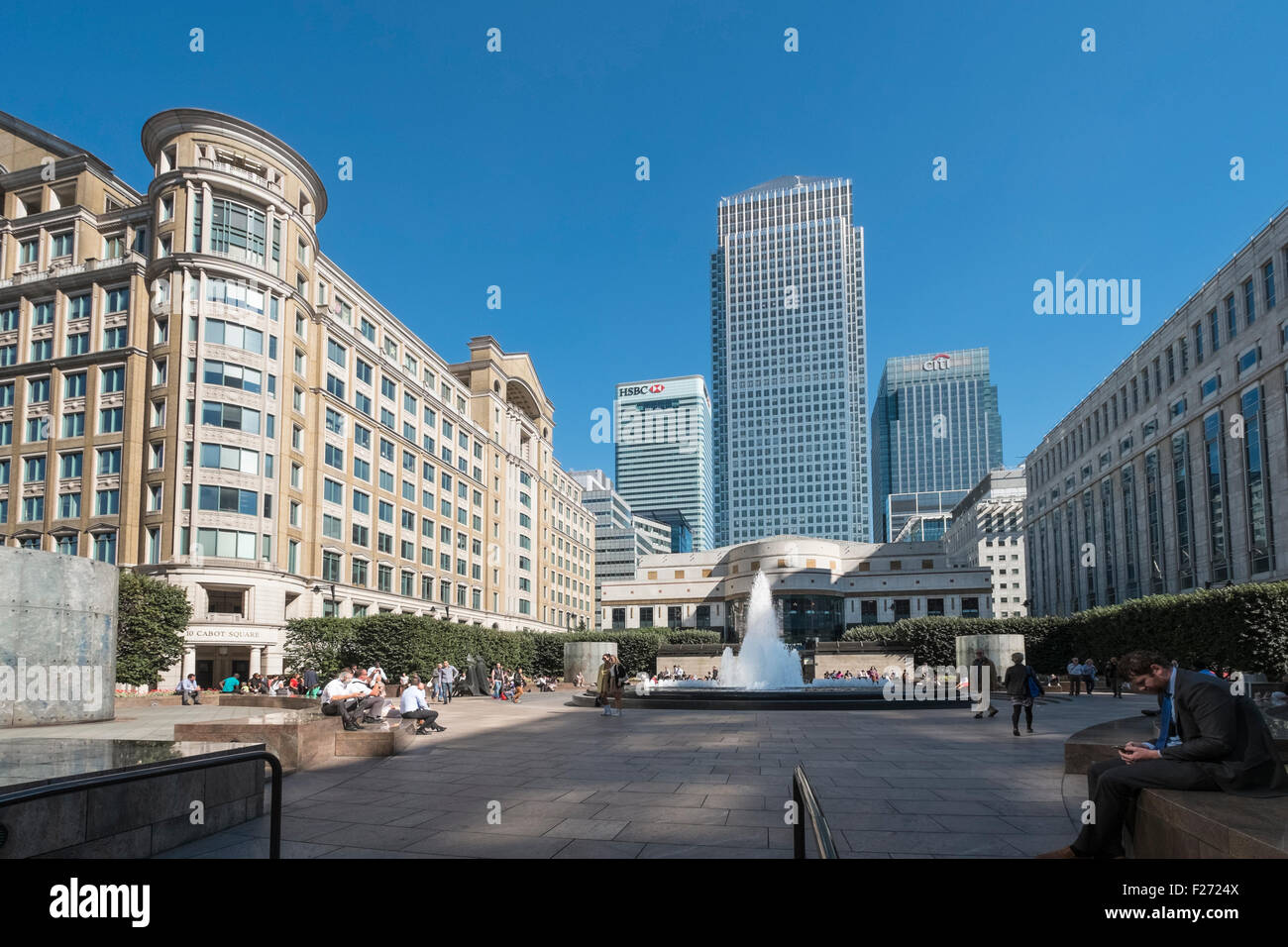 Modern office architecture, Cabot Square, Canary Wharf, London, England ...