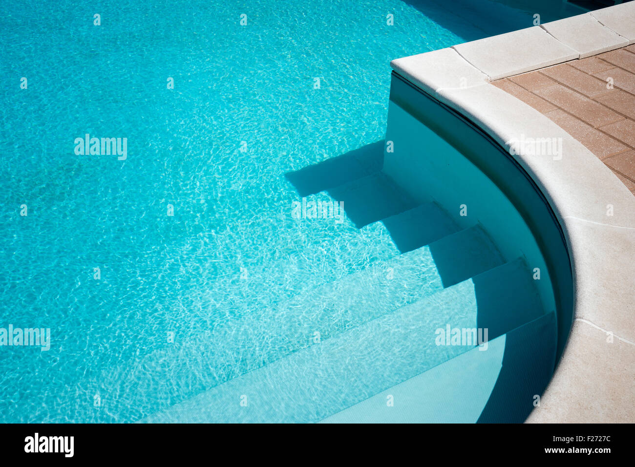 Sunlight reflected in pool hi-res stock photography and images - Alamy