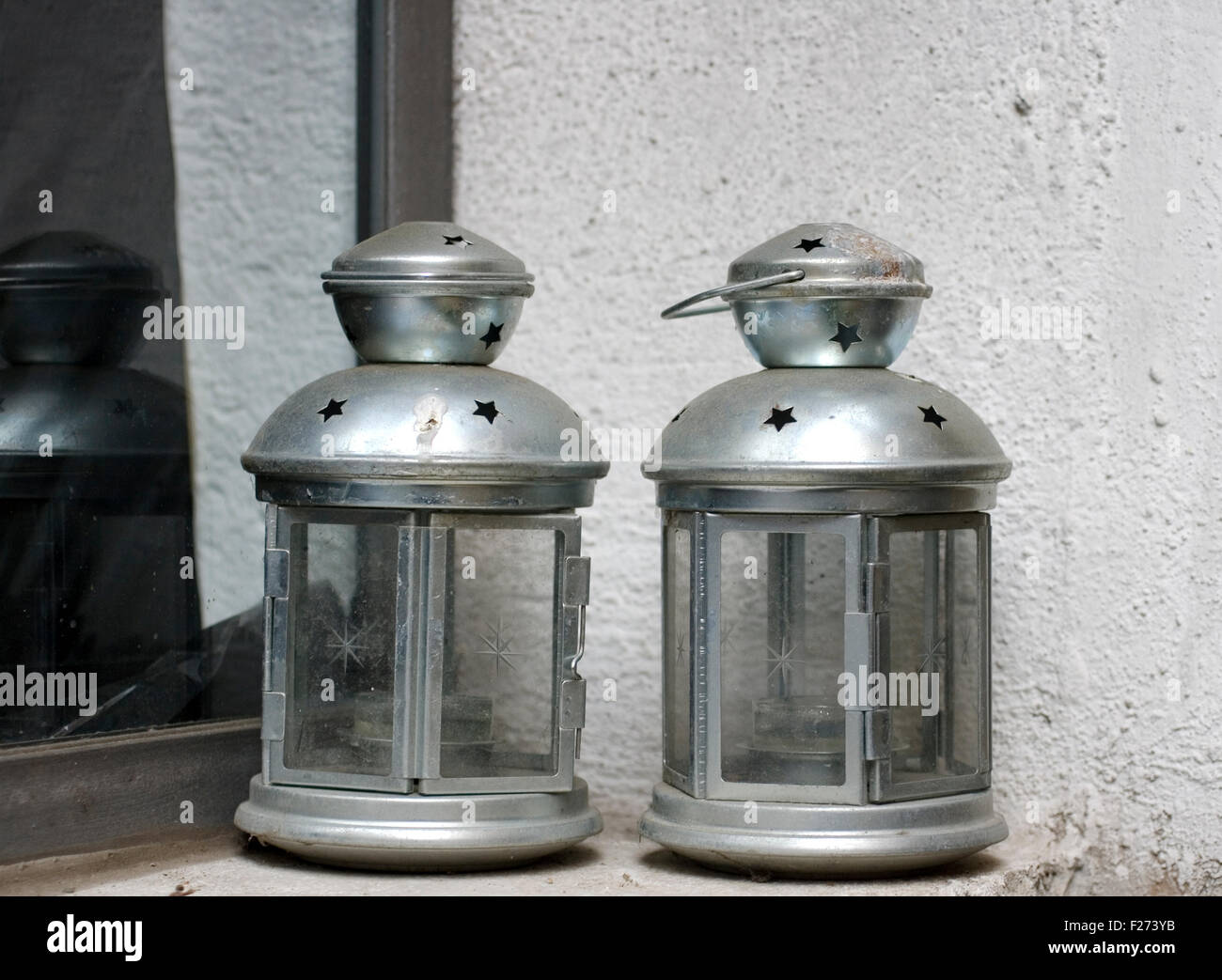 Photo of two hi-res stock photography and images - Alamy