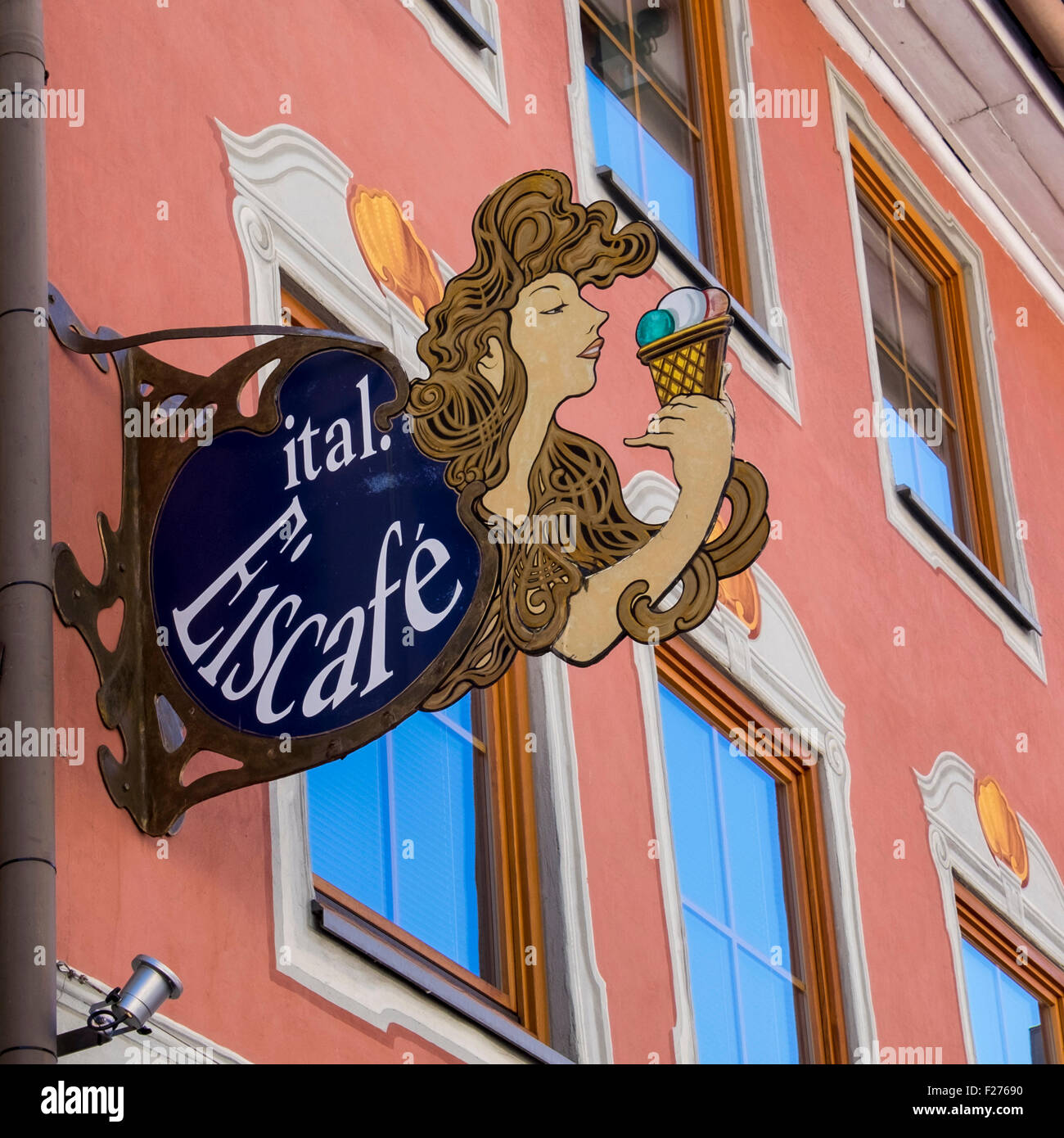 Eiscafe hi-res stock photography and images - Alamy