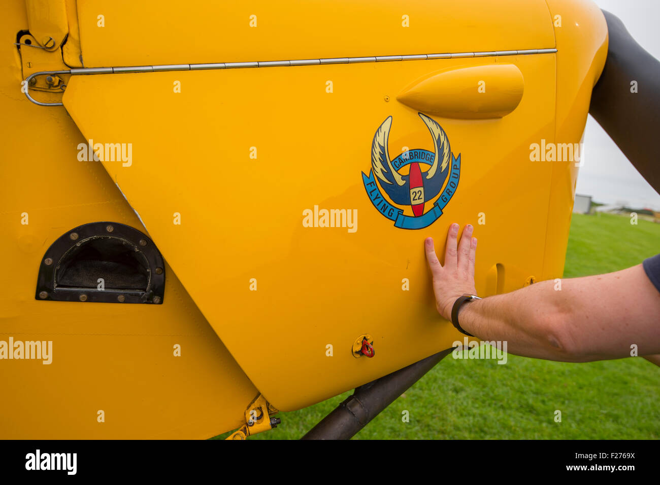 Cambridge Flying Groups de Havilland DH82a Tiger Moth 1939 engine cover ...
