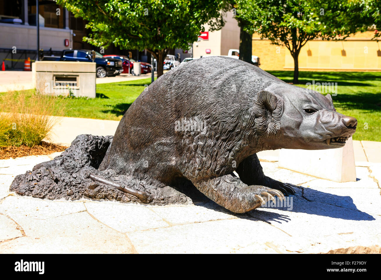 Rutgers adding "an armored Scarlet Knight raising his sword while atop ...