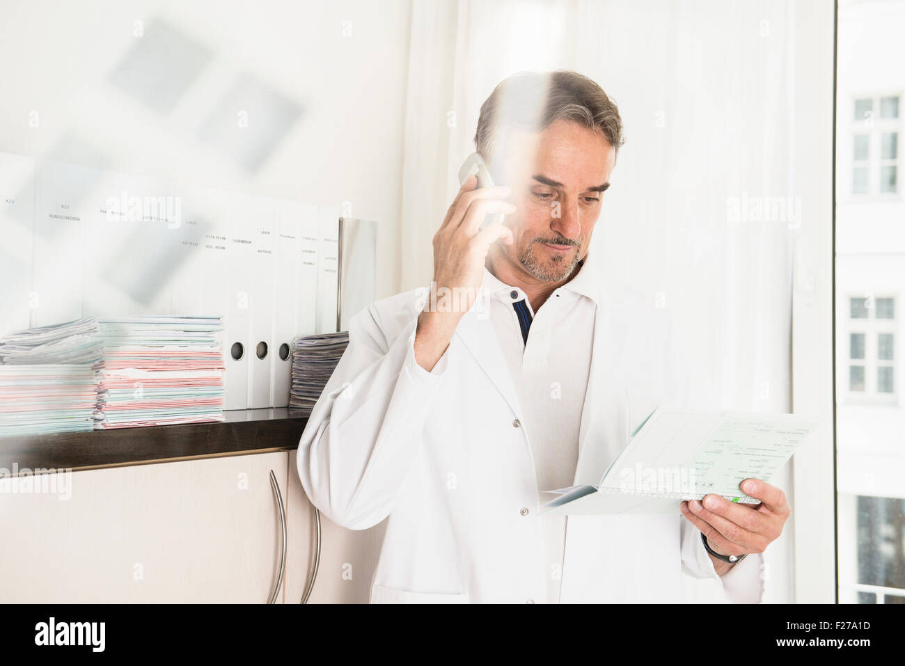 Medical file stack hi-res stock photography and images - Alamy