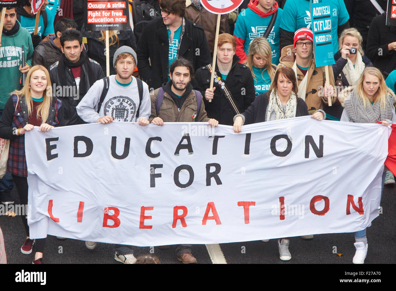 Students march during Demo 2012, calling for lower tuition fees and ...