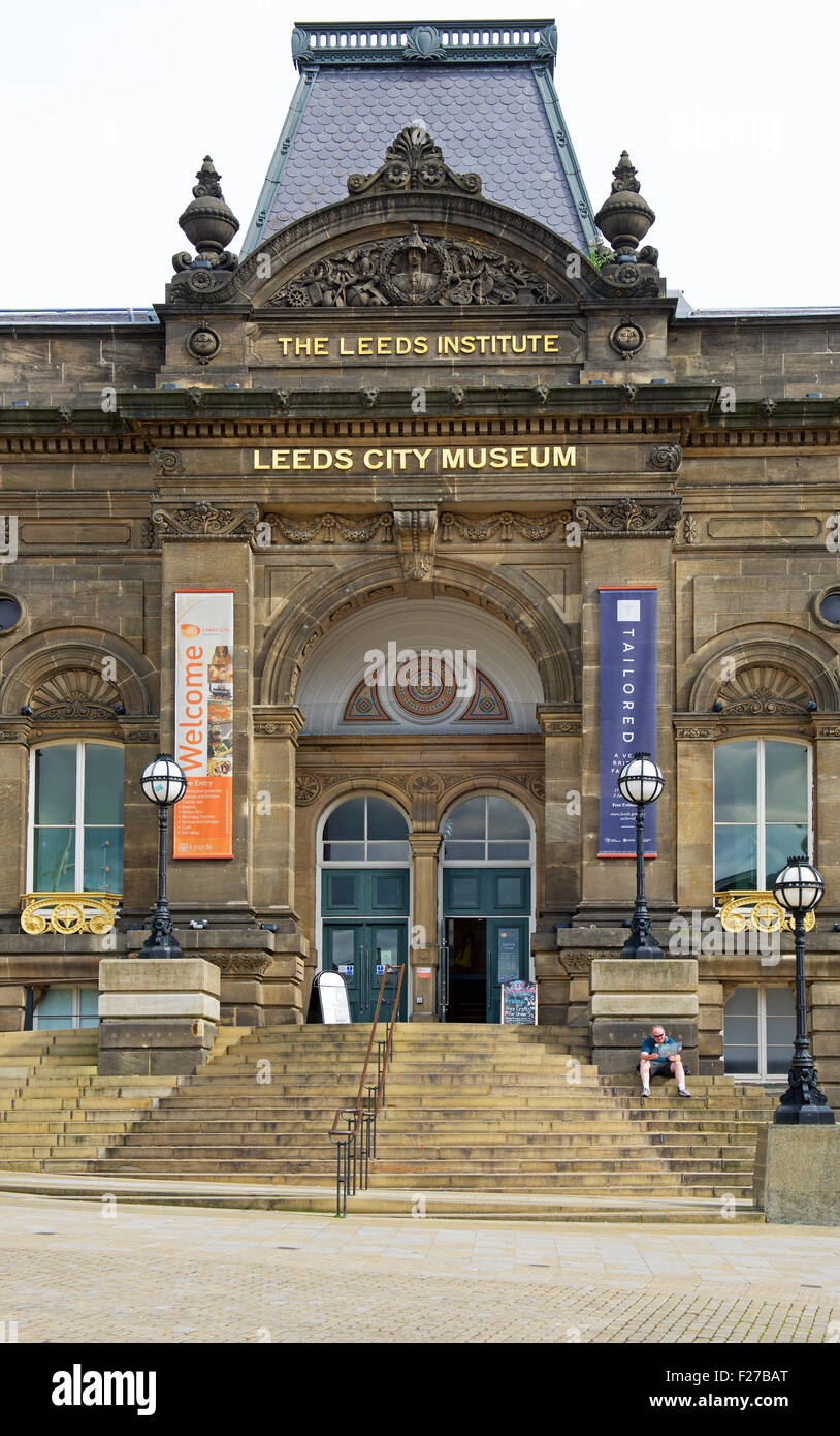 Leeds city museum hi-res stock photography and images - Alamy