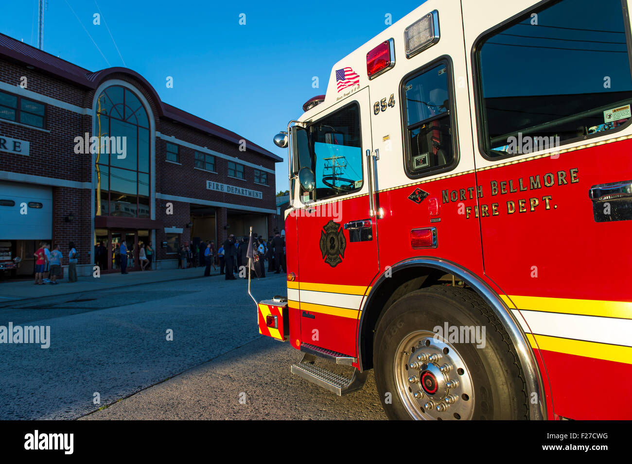 Fireman working new york hi-res stock photography and images - Alamy