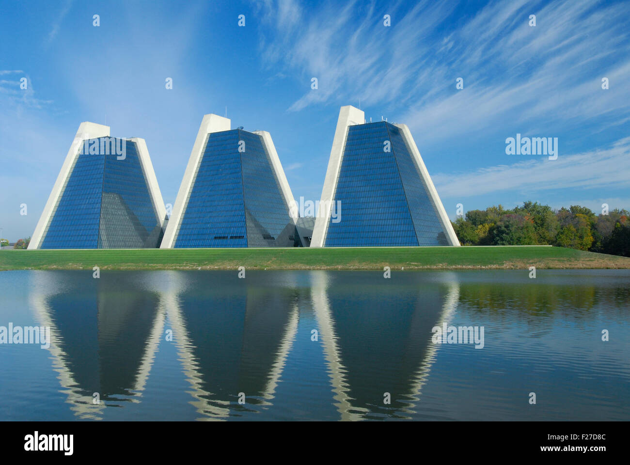 Glass curtain walls High Resolution Stock Photography and Images - Alamy