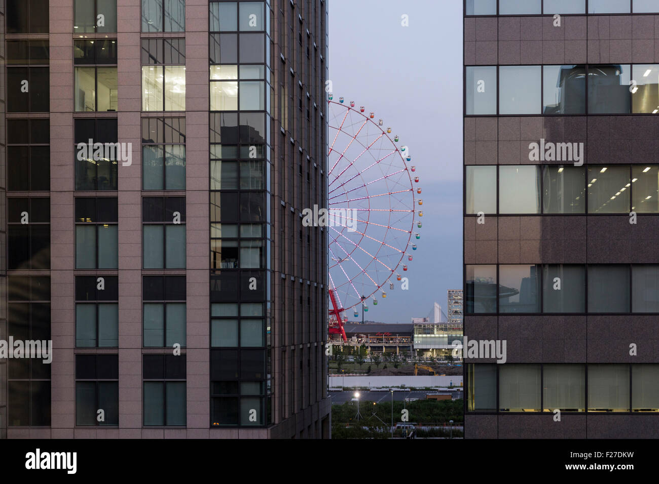 Daikanransha, the 115-metre tall Ferris wheel in Odaiba, Tokyo Bay ...