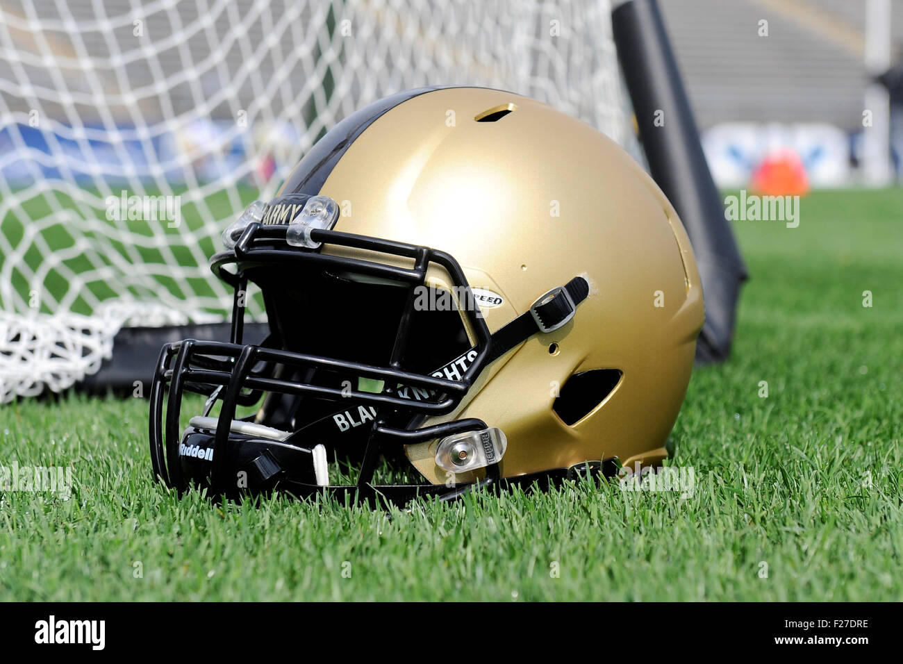 Uconn huskies football 2015 hi-res stock photography and images - Alamy