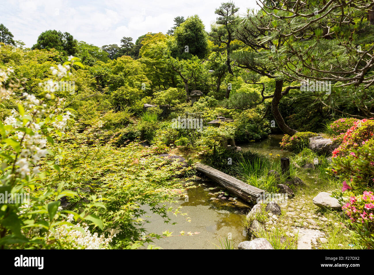 Yoshiki-en pond garden, Nara, Nara Prefecture, Kansai region of Japan ...