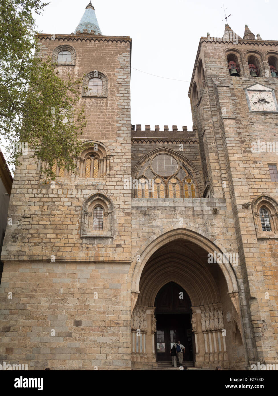 Evora cathedral hi-res stock photography and images - Alamy