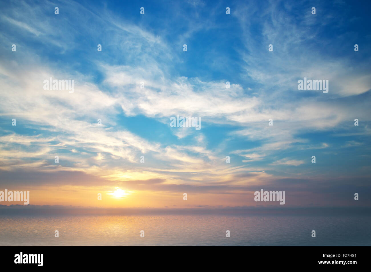 Beautiful sunset sky clouds nature hi-res stock photography and images ...