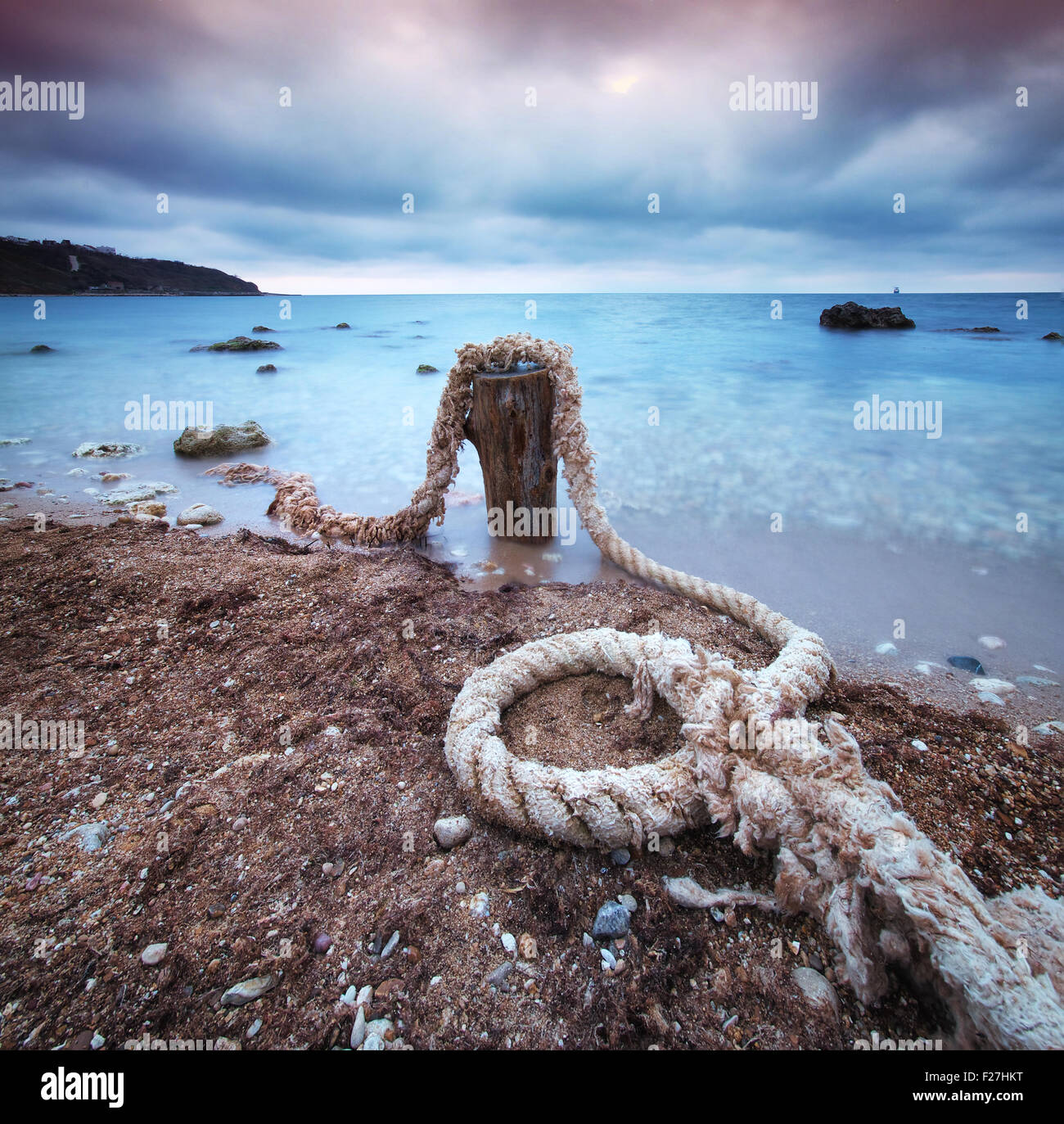 Old fishing rope hi-res stock photography and images - Alamy