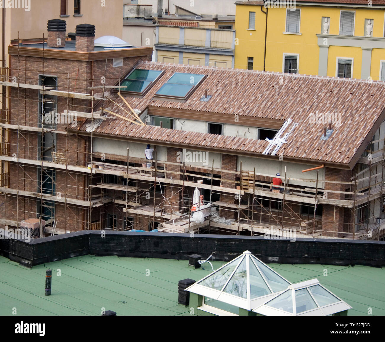 Roofing waterproofing in new building Stock Photo - Alamy