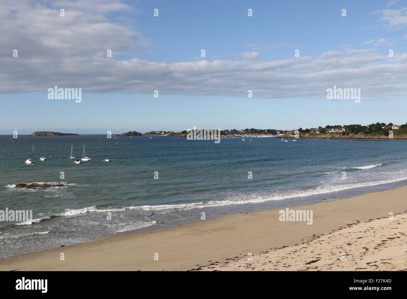 Beach of Lancieux in France Stock Photo - Alamy