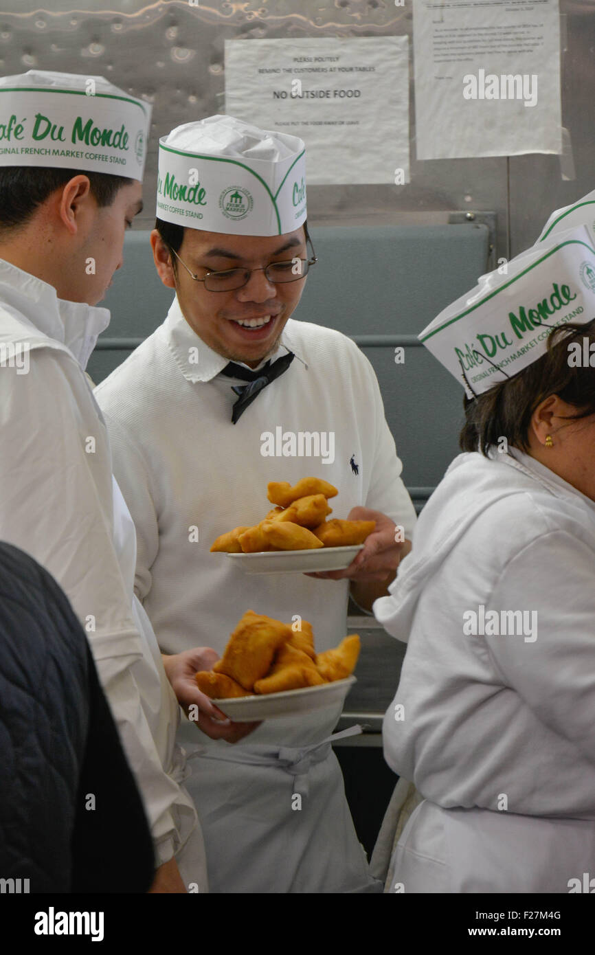 Kitchen Staff Preparation High Resolution Stock Photography and Images ...