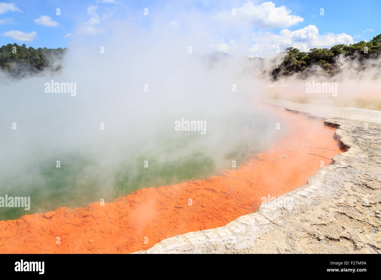 View of champagne pool at waiotapu thermal park hi-res stock ...