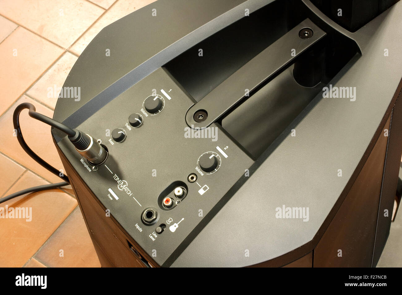 Black amplifier hi-res stock photography and images - Alamy