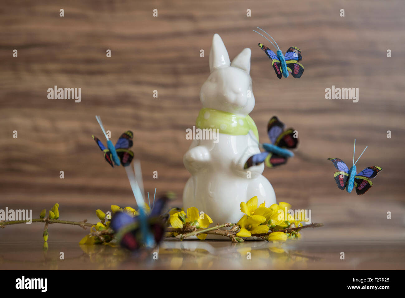 Fake butterflies hi-res stock photography and images - Alamy