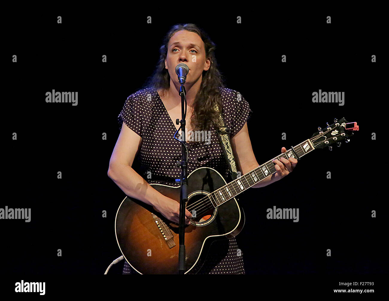 Lucy Wainwright Roche Performing at Liverpool Philharmonic Hall ...