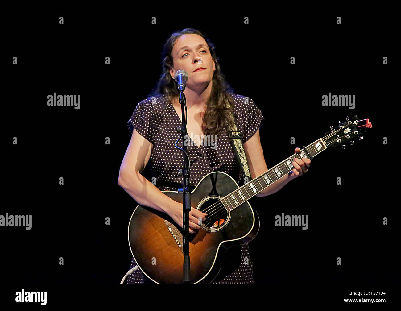 Lucy Wainwright Roche Performing at Liverpool Philharmonic Hall ...