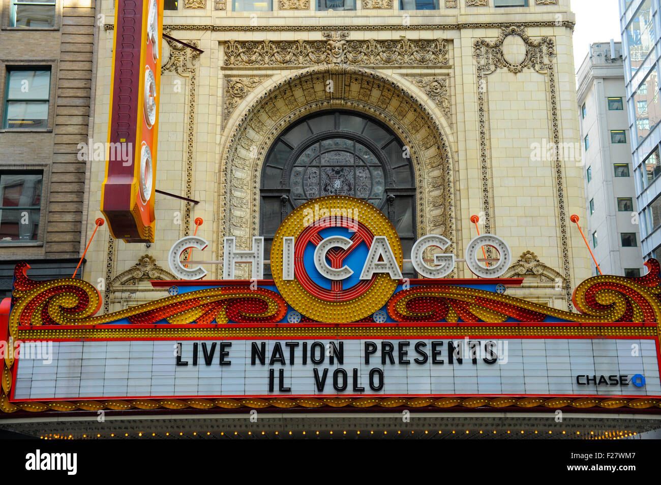 The historic Chicago Theater in Chicago, Illinois Stock Photo - Alamy