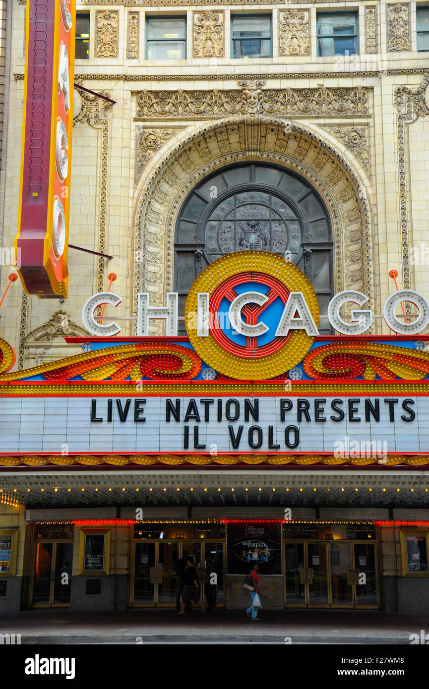 The historic Chicago Theater in Chicago, Illinois Stock Photo - Alamy