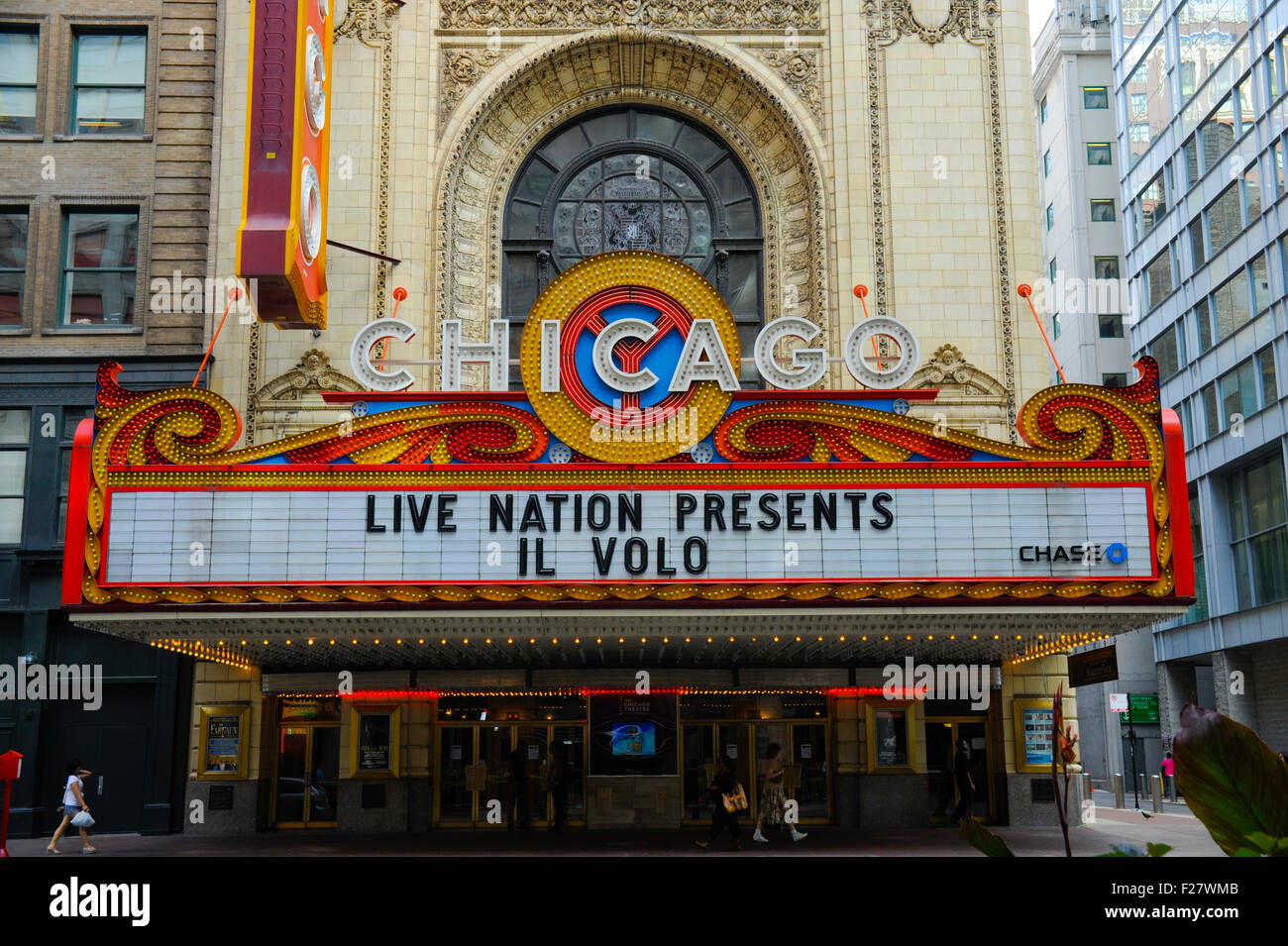 The historic Chicago Theater in Chicago, Illinois Stock Photo - Alamy