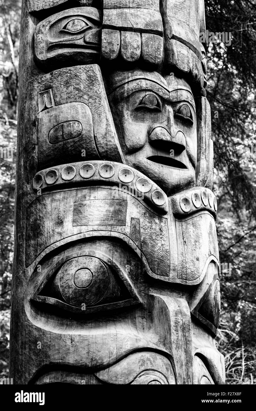 Alaska totem pole Black and White Stock Photos & Images - Alamy