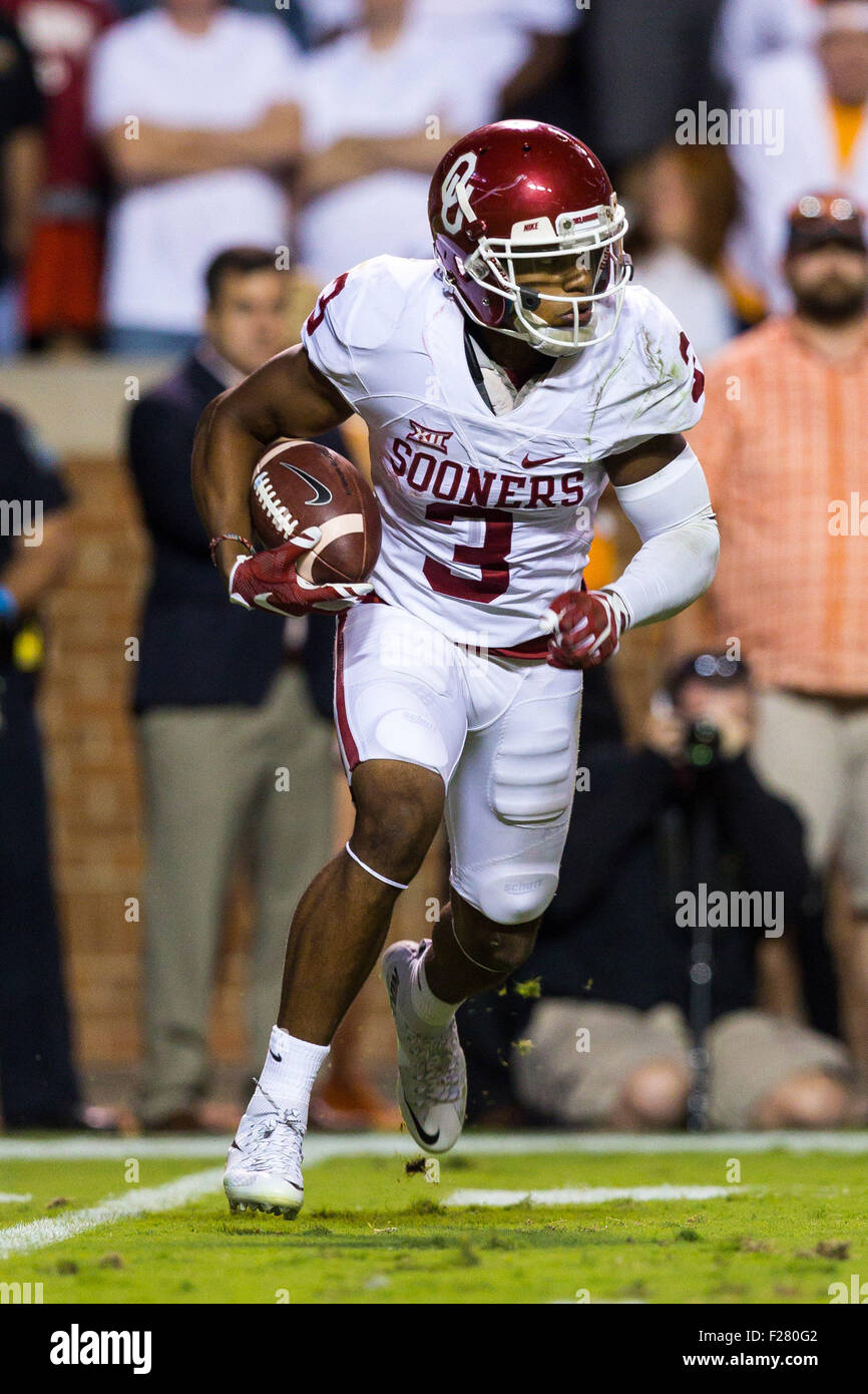 September 12, 2015: Sterling Shepard #3 of the Oklahoma Sooners runs ...