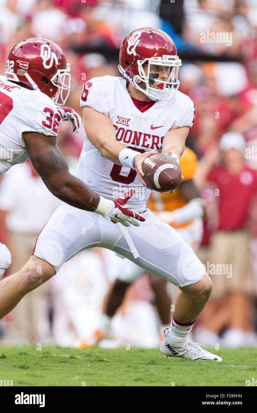 September 12, 2015: Baker Mayfield #6 of the Oklahoma Sooners hands the ball off during the NCAA ...