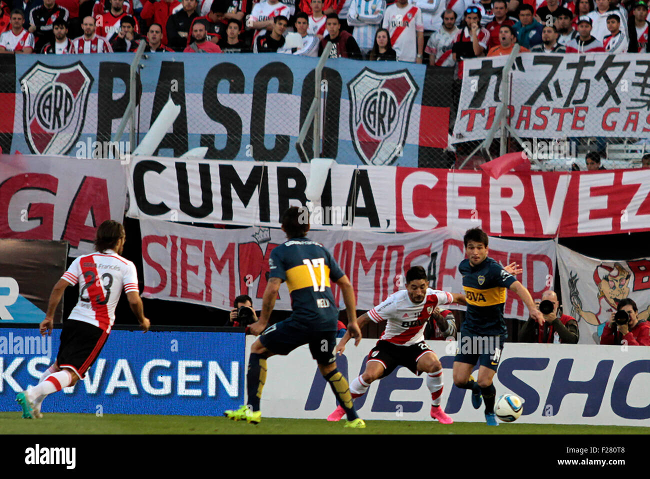 Estadio monumental crowd hi-res stock photography and images - Alamy