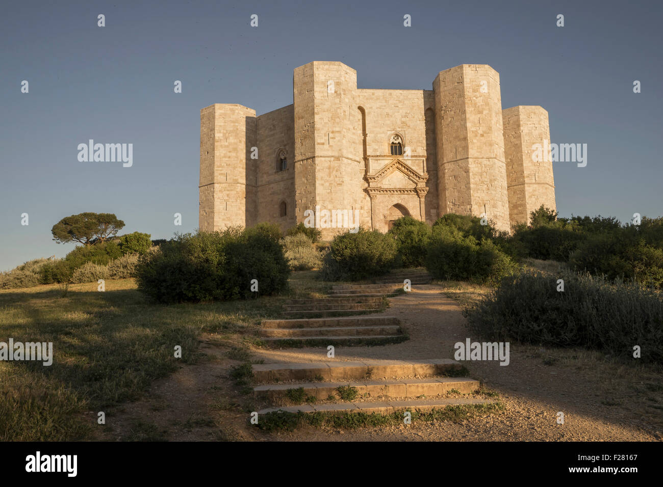 Low angle view of Castel del Monte, Puglia, Italy Stock Photo - Alamy