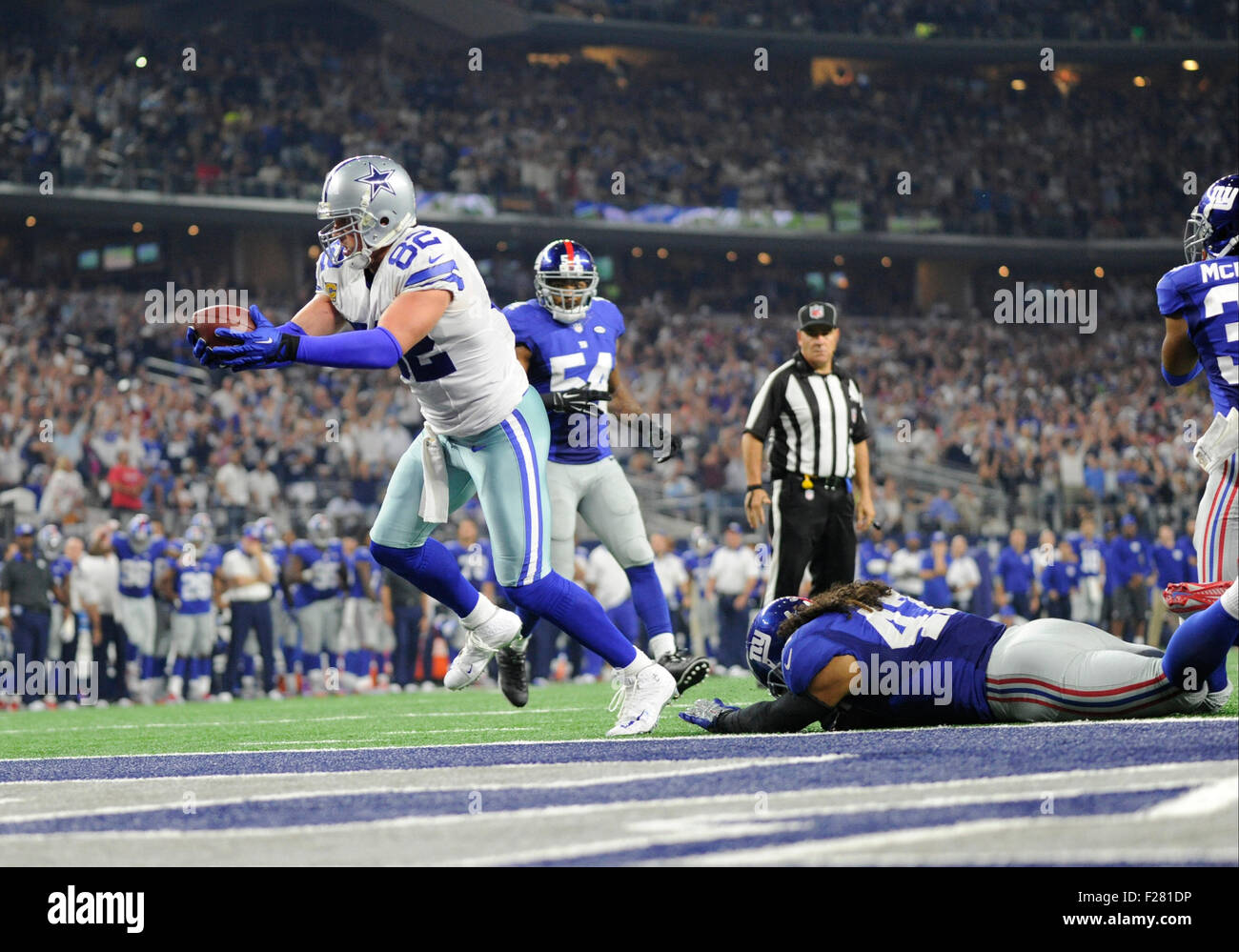 Sep 13, 2015: Dallas Cowboys tight end Jason Witten #82 crosses the ...